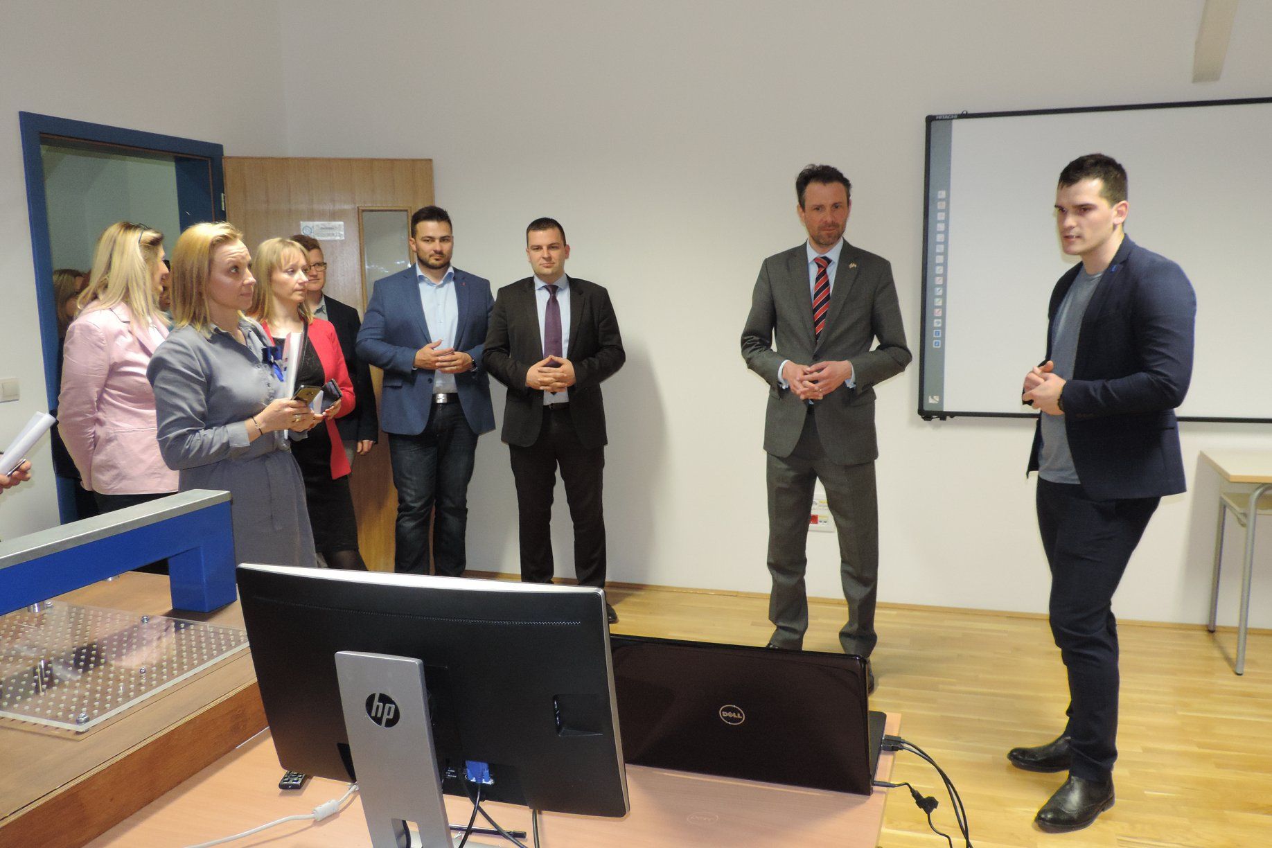 NJ. E. gospodin Andrew Stuart Dalgleish, veleposlanik Ujedinjene ...